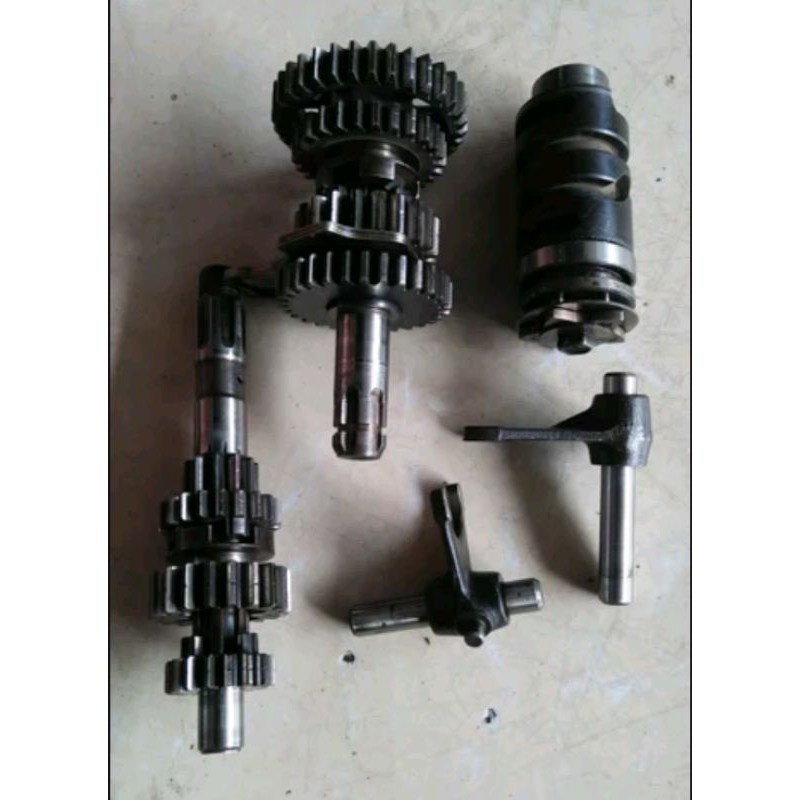 Jual Gear Gigi Rasio Gear Box Gigi Rasio Ful Set Suzuki SMASH Original ...