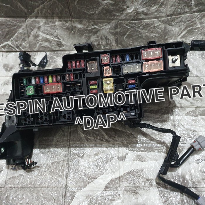 Jual FUSE BOX ASSY INNOVA REBORN ASLI | Shopee Indonesia