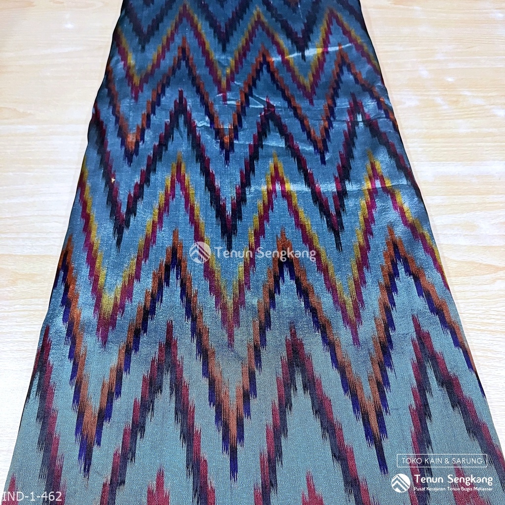 Jual Kain Tenun Ikat Sutra Bugis Makassar Biru Muda Kehitaman - Tenun ...