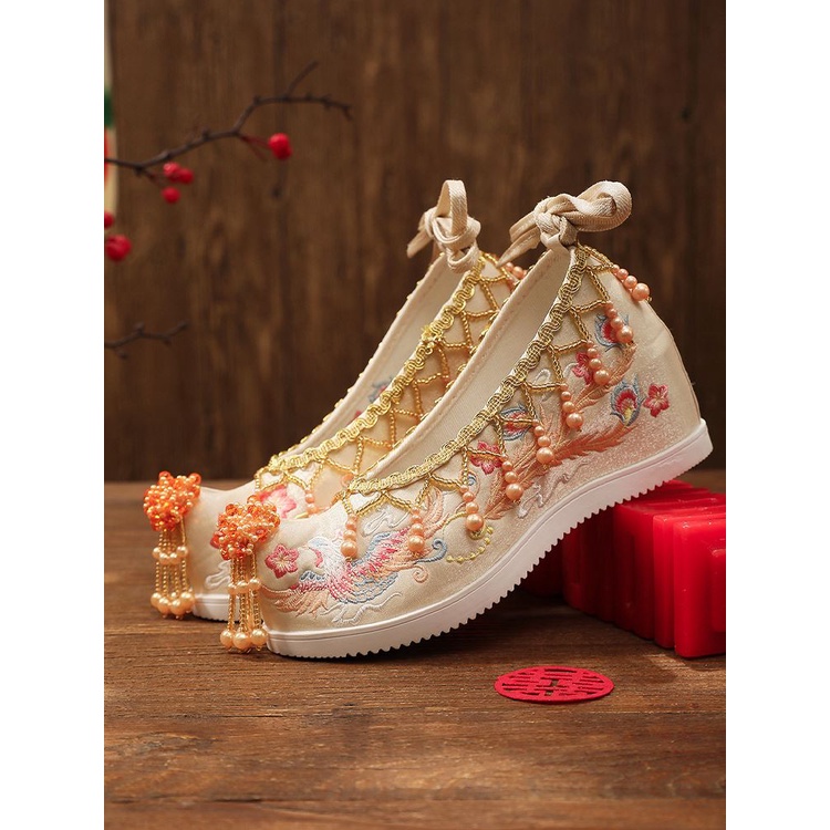 Jual Women's Chinese style gold paired with Hanfu shoes, adult height ...