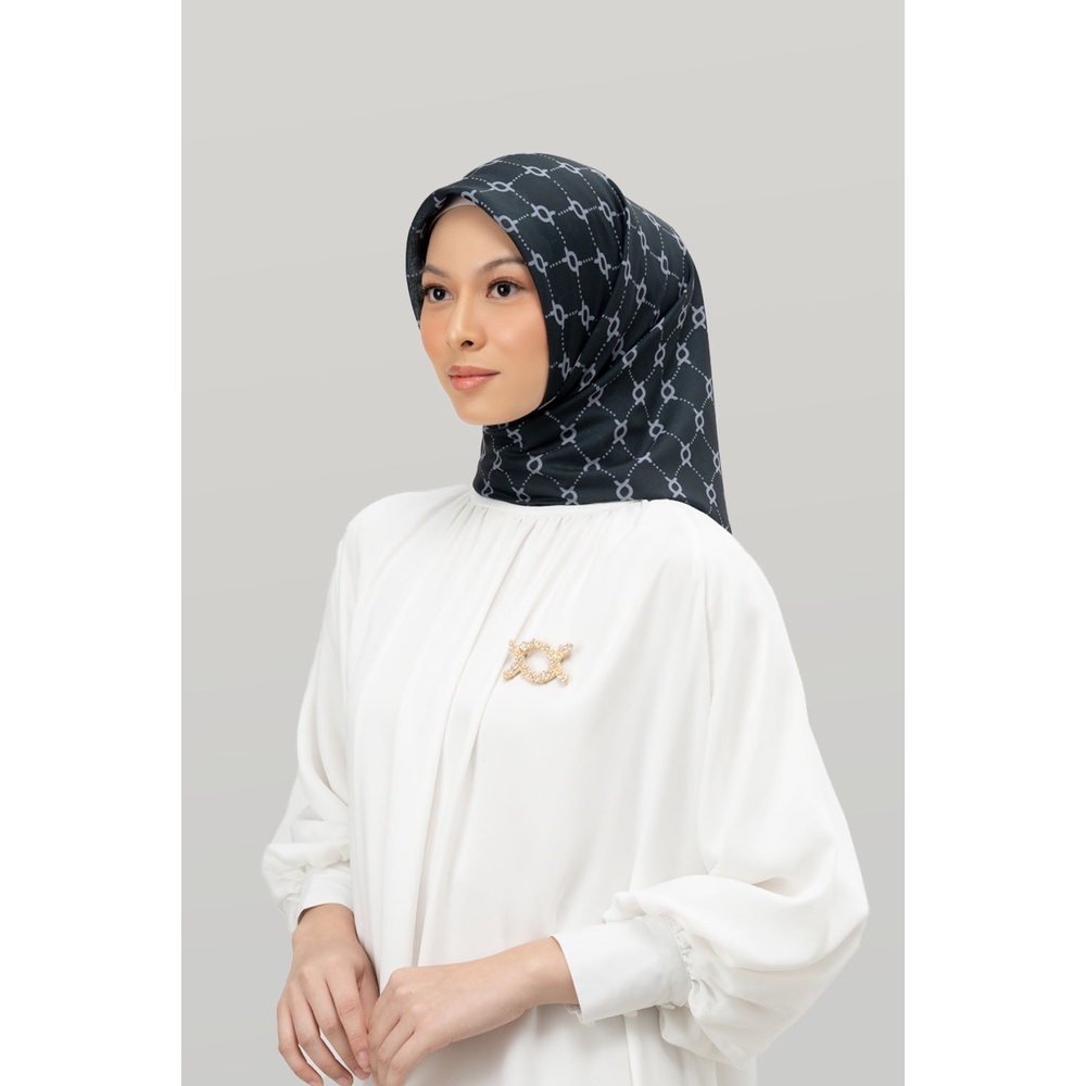 Jual Klamby - Monogram Scarf London Edition I | Shopee Indonesia