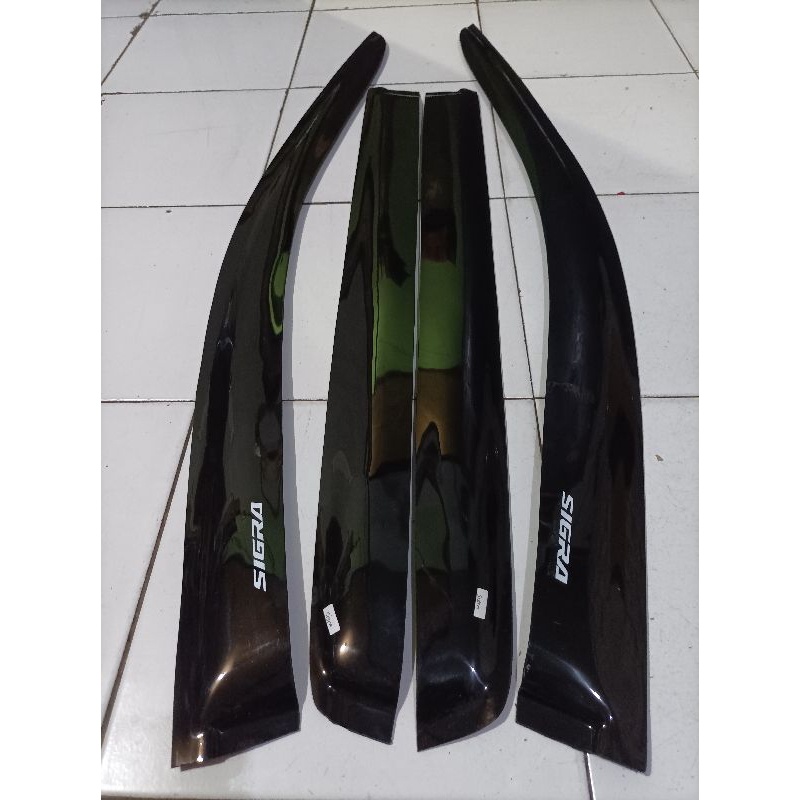 Jual Talang Air Pintu Mobil Daihatsu Sigra model slim 3M full set. | Shopee Indonesia
