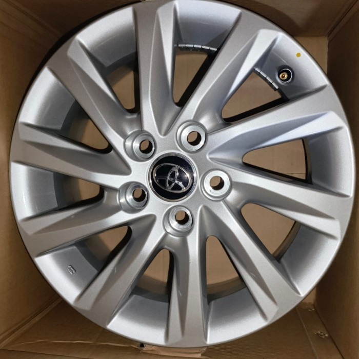 Jual 4 buah Velg mobil Ori Toyota Innova Zenix Hybrid G Bekas Ring 16 ...