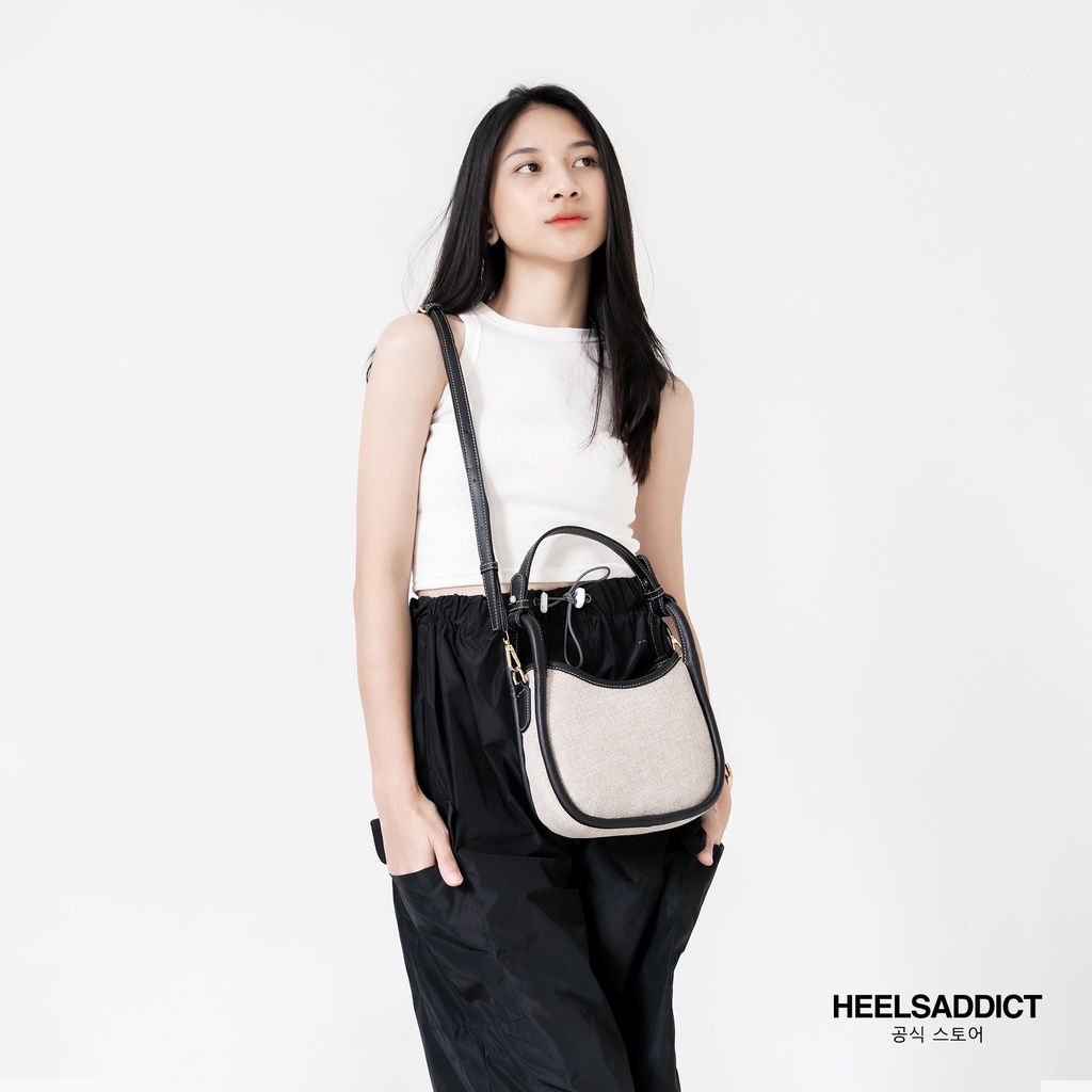 Jual Heelsaddict - Amara - Canvas Sling Bag Tas Wanita | Shopee Indonesia