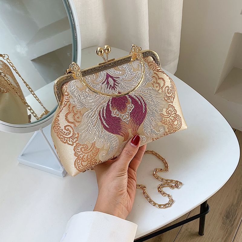 Jual Chinese ethnic Hanfu women's handbags for banquets with qipao bags ...
