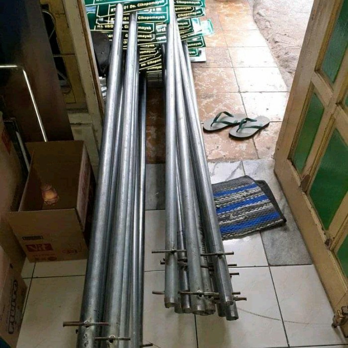 Jual Tiang Rambu Jalan pipa 1 1/4 inch - 1,5 mtr | Shopee Indonesia