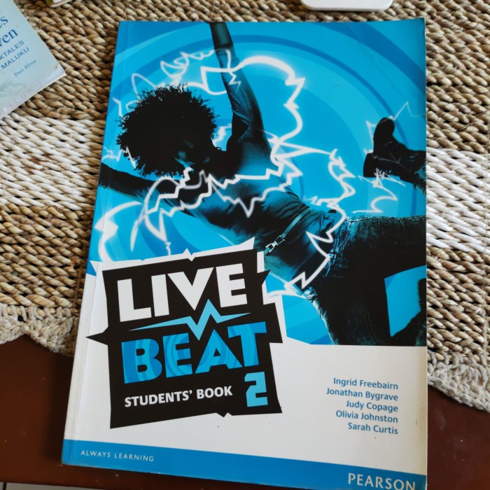 Jual LIVE BEAT STUDENTS' BOOK 2 original | Shopee Indonesia