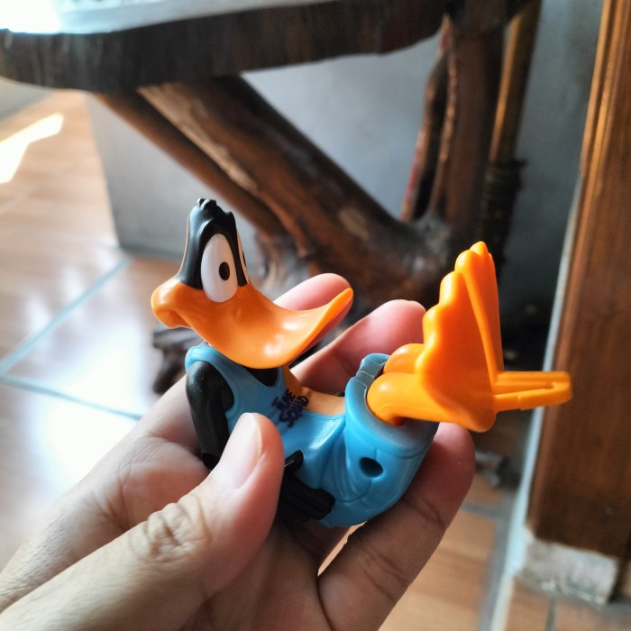 Jual Mainan Happy Meal Space Jam Daffy Duck. - Mc Donald's Food Toys ...