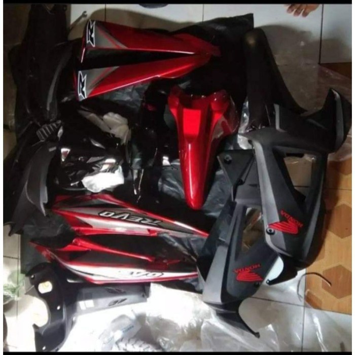 Jual full body honda revo lama / revo lancip 2008 / Revo CW hitam merah ...