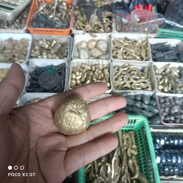 Jual pusaka kuningan sari bongkahan emas sepuh emas ori bk megantara ...