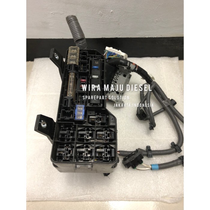 Jual Fuse Box Box Sekring Depan Kabel Body Komplit Relay Toyota Hiace ...