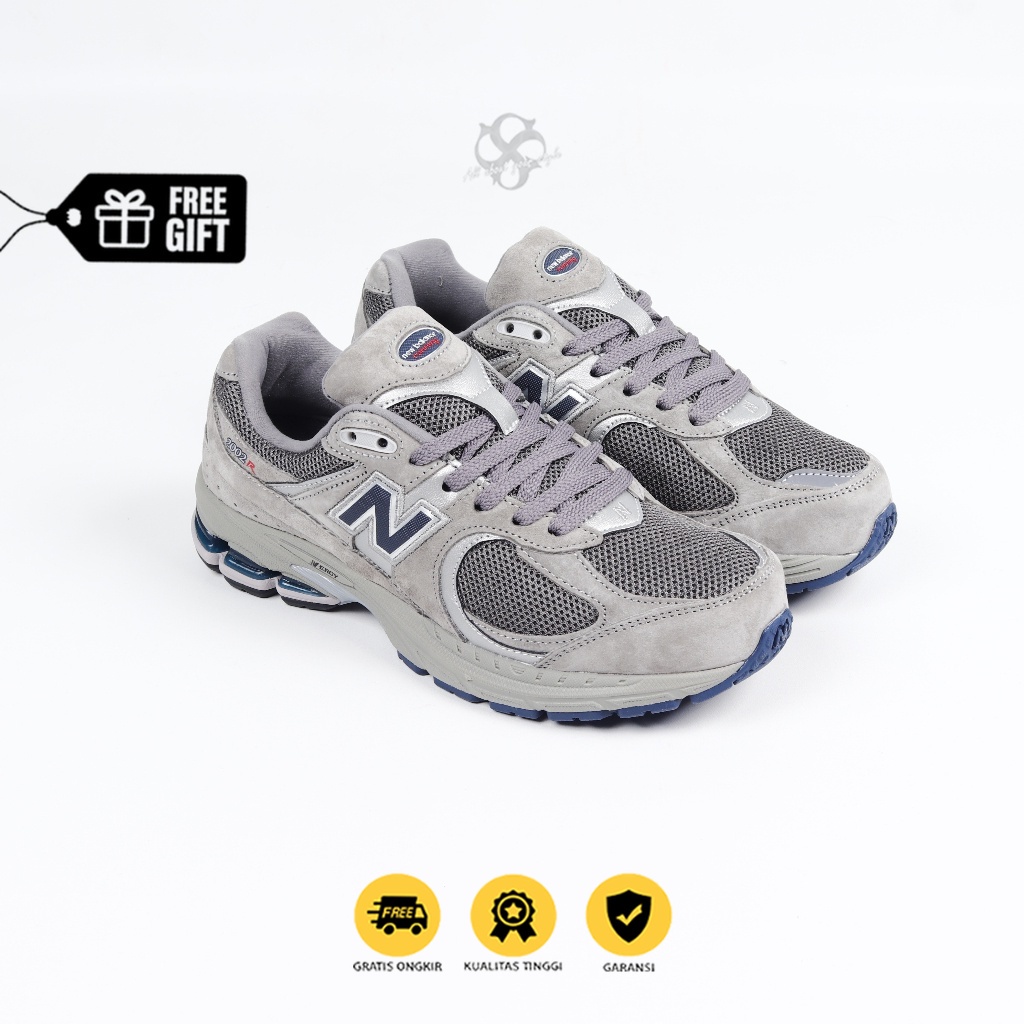 Jual Sepatu Sneakers NB New Balance ML 2002 RA Light Grey Original 100% ...