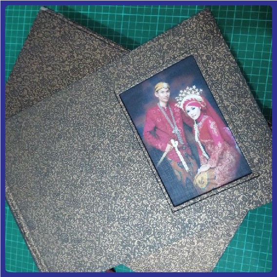 Jual Cetak Album Kolase 11R 20x30 Cover Batik/Hitam + Foto 4R FREE BOX | Shopee Indonesia