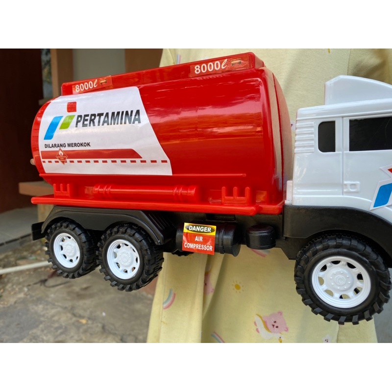 Jual Mainan Truk Pertamina Besar - Truk Pertamina ST2060 | Shopee Indonesia