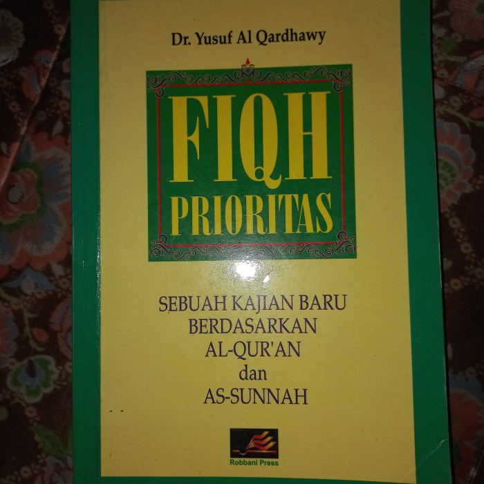 Jual buku Fiqh Prioritas Dr Yusuf Al Qardhawy | Shopee Indonesia