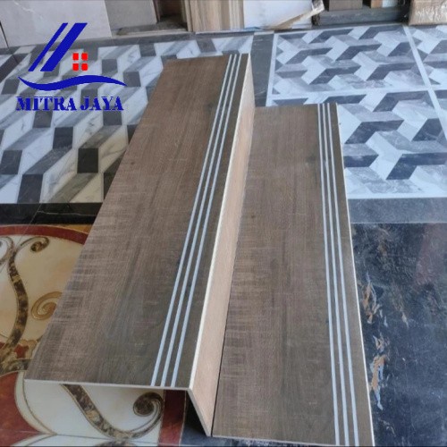 Jual granit keramik tangga 30x80 30x100 warna coklat tua list custom ukuran Keramik motif kayu ...