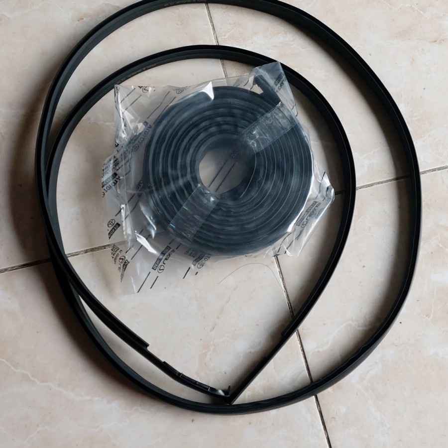Jual JUAL KARET ROOF ATAU KARET KABIN ATAS UNIVERSAL CALYA SIGRA ...