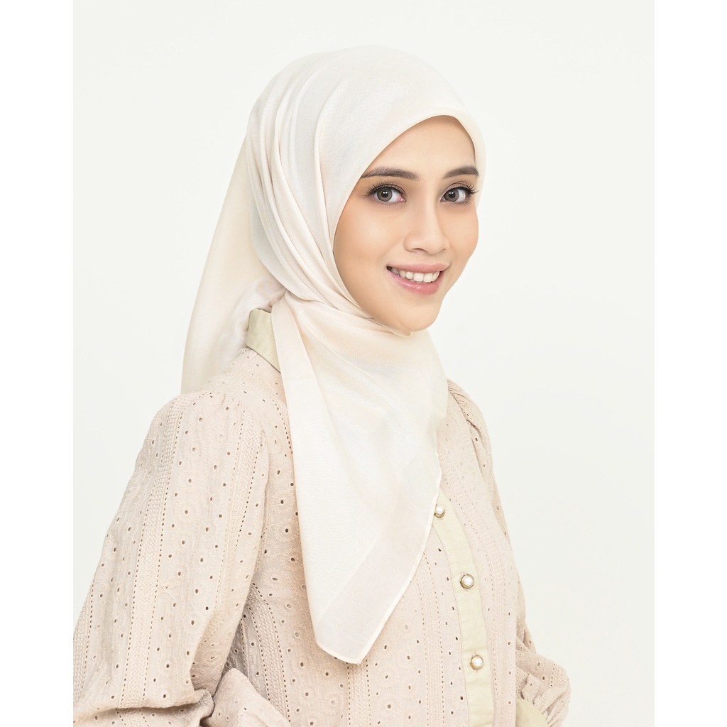 Jual Geulis.id x Cut Syifa / SYIFA PARIS SCARVES / HIJAB POLOS / KERUDUNG POLOS (12 warna ...