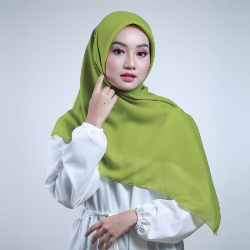 Jual Hijab Bella Square Pollycotton Premium - Jilbab Segiempat Polos Seri Warna Hijau Lumut ...