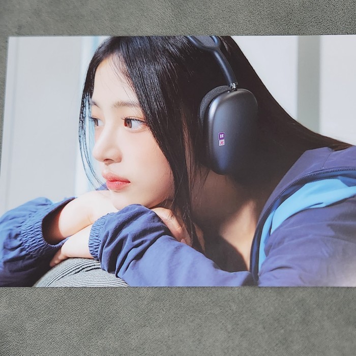Jual Minji Mini Poster Official from NewJeans Season's Greetings 2024 ...
