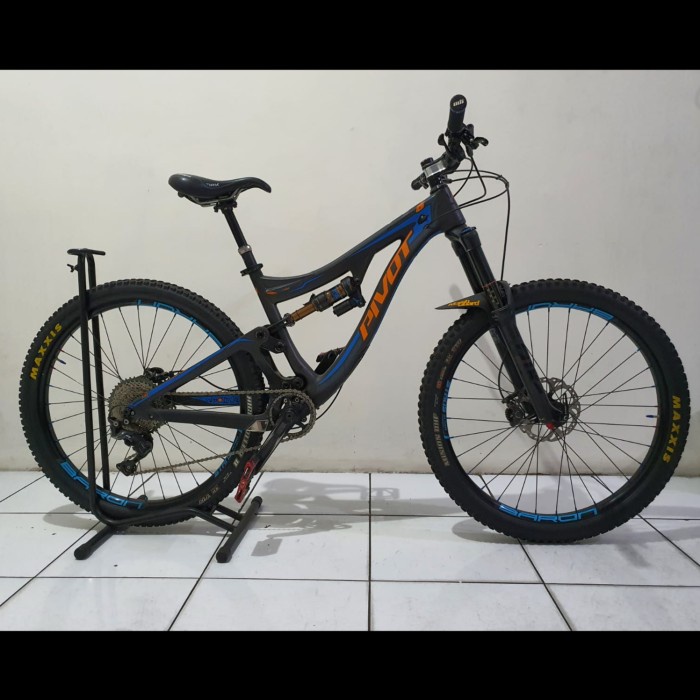 Jual promo spesial Sepeda MTB Pivot Mach 6 Carbon FullBike 2nd Enduro ...
