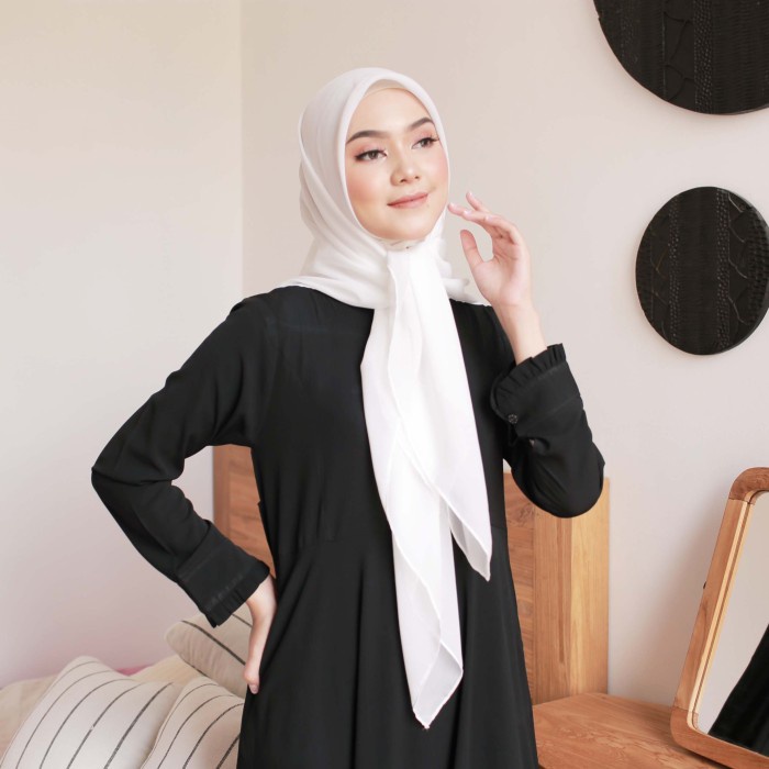 Jual FDK-877 Hijab Ellysha CLOUDY CHIC HIJAB SQUARE - Cokelat | Shopee ...