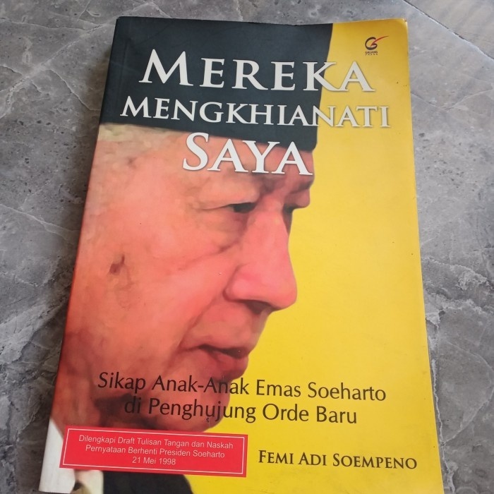 Jual MEREKA MENGKHIANATI SAYA-FEMI ADI SOEMPENO-A3 | Shopee Indonesia