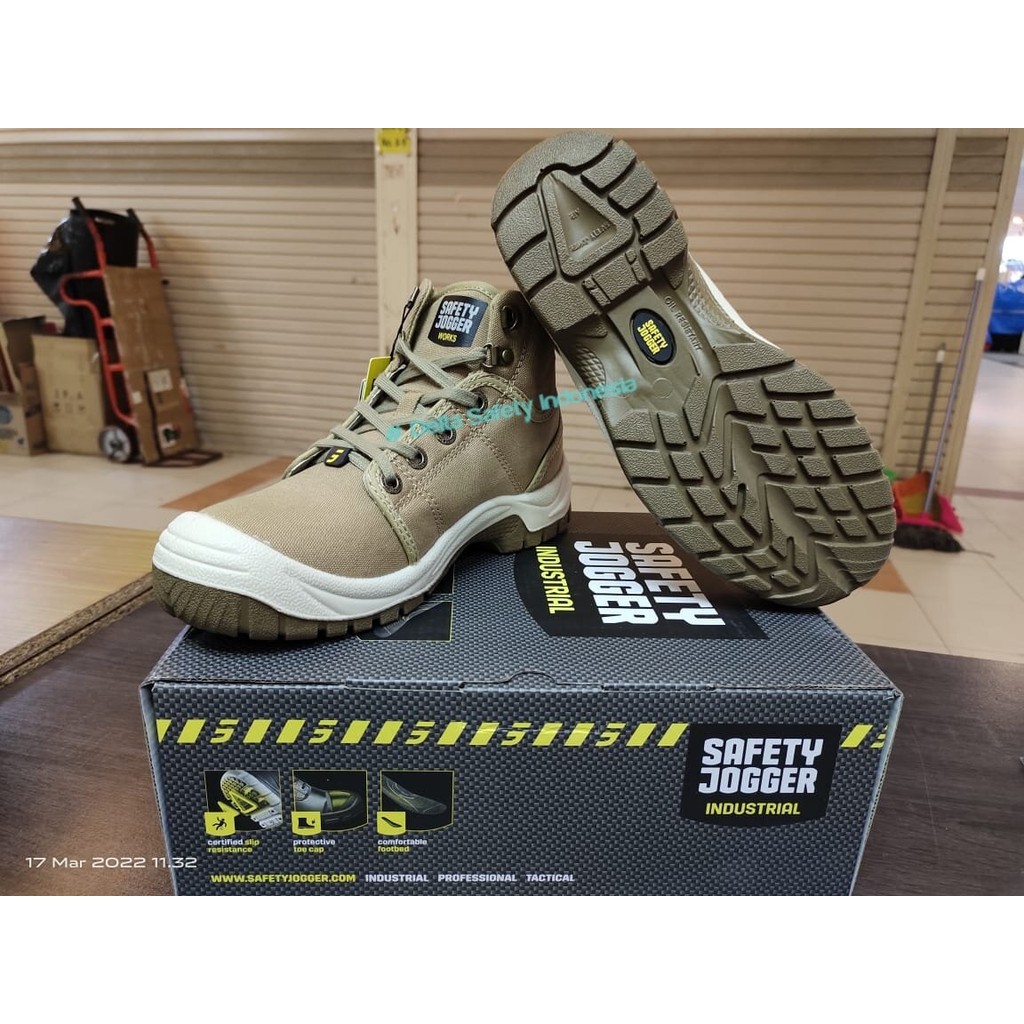Jual Sepatu Safety Shoes Jogger Desert Cream Original Safety Shoes Pria ...