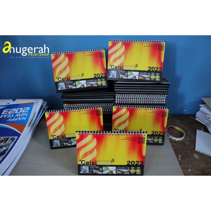 Jual Cetak Kalender Duduk / Meja Tahun Baru Ukuran A5 7 LBR HD - Custom ...