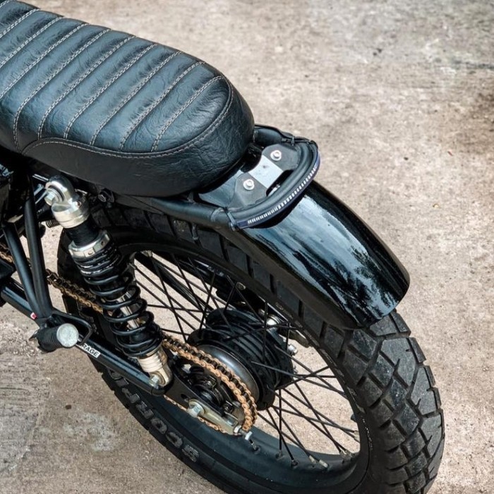 Jual Ratnp Spakbor Custom Kawasaki W175 SE Cafe TR - Belakang Glossy ...