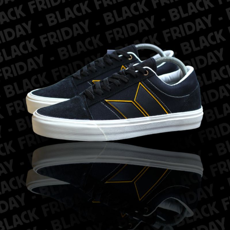 Jual Diskon sepatu pria Macbeth foksing size 39-44 include box | Shopee Indonesia