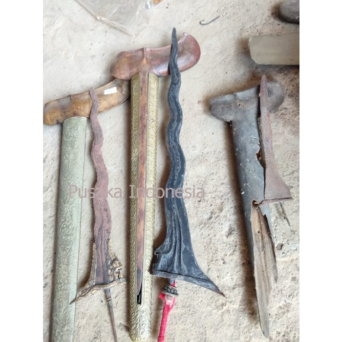 Jual keris sepuh majapahit borongan panimbal pandito luk 9 uler lulut ...