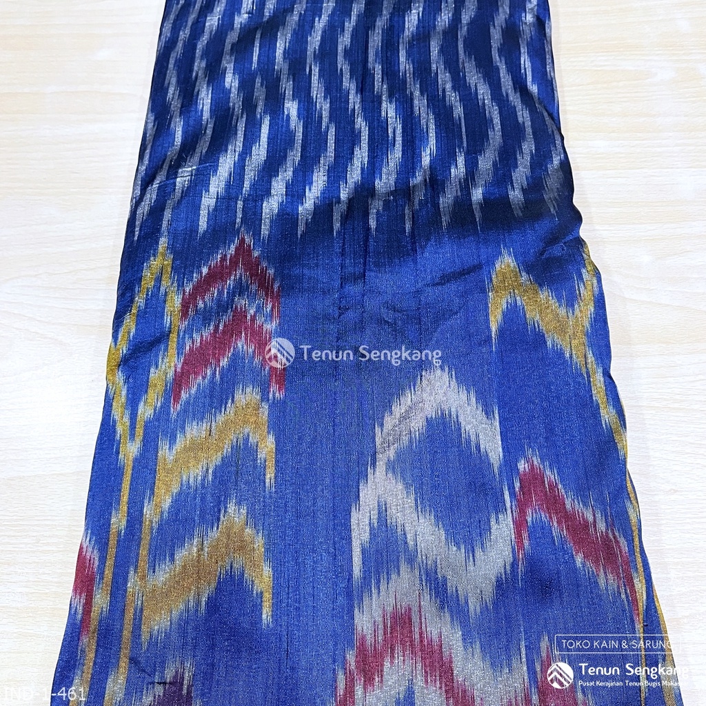 Jual Kain Tenun Ikat Sutra Bugis Makassar Biru Navy - Tenun Sengkang ...