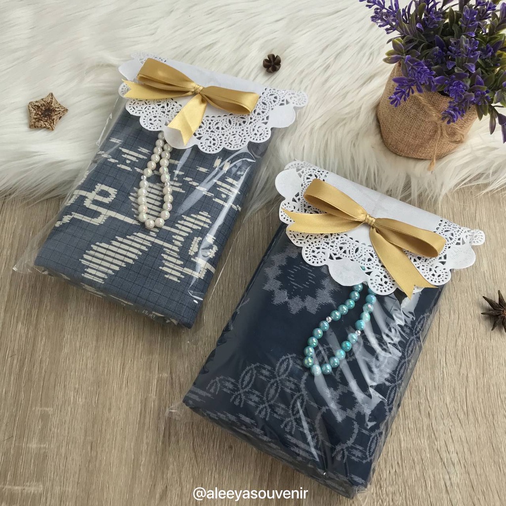 Jual Souvenir Sarung Tenun Songket Wadimor Motif Kembang Bali - Suvenir ...