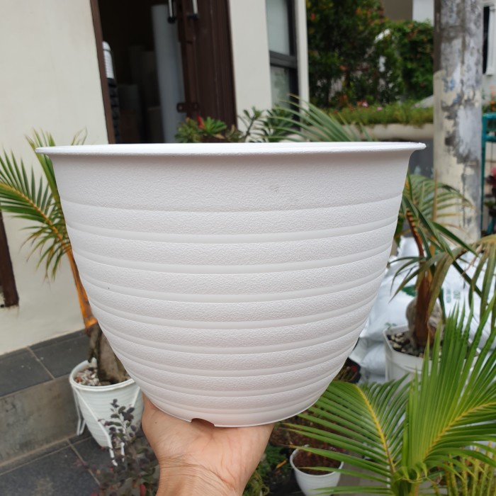 Jual SUPER TAWON 27 : pot bunga model tawon ukuran 27cm pot murah pot ...