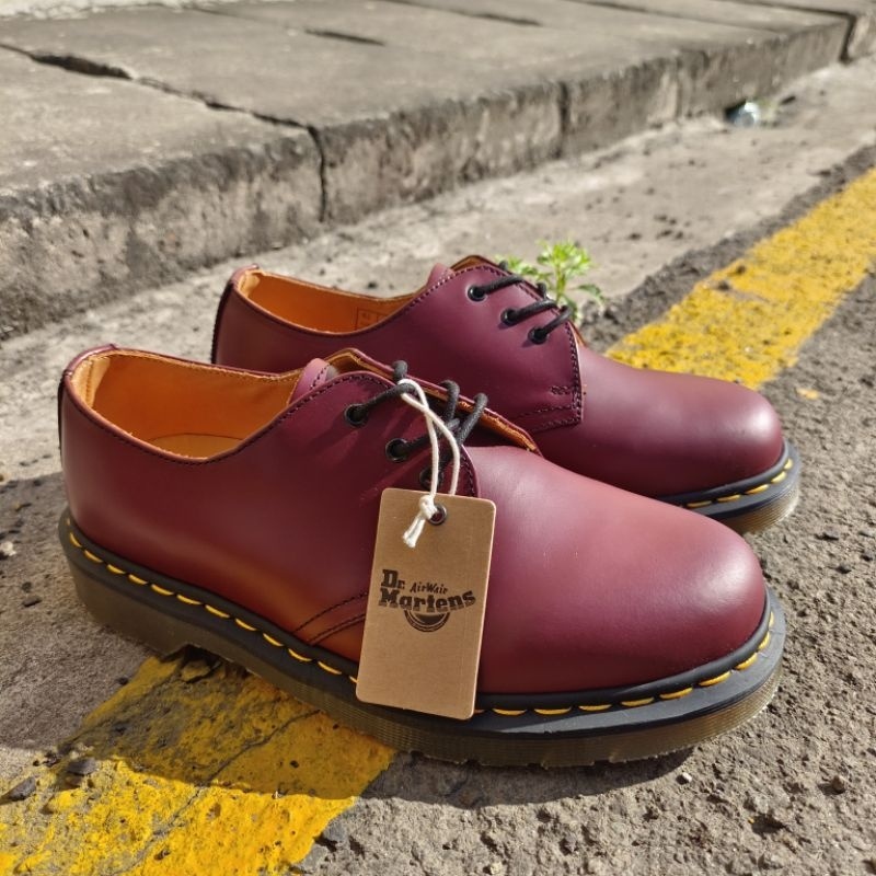 Jual Sepatu Docmar Boots 1461 Cherry red low 3 hole Classic Smooth ...