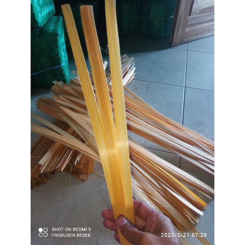 Jual iratan bambu / bahan anyaman bambu ( P = 50cm - 60cm, L =-+1,5 ...