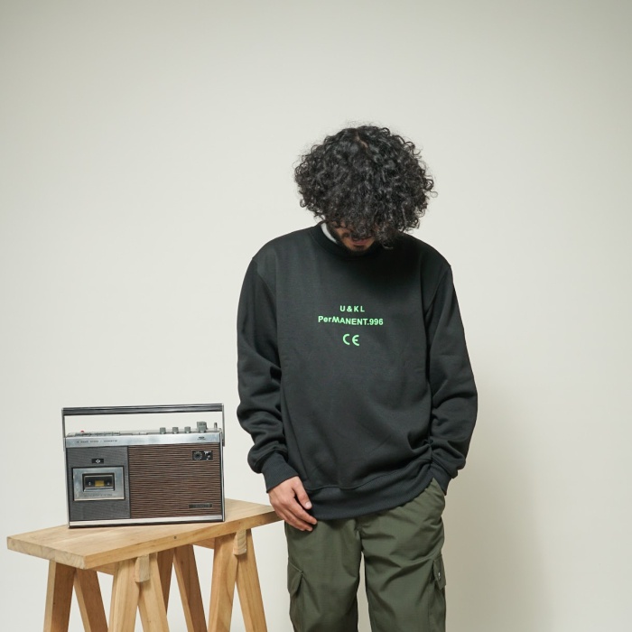 Jual UNKL347 Sweater Lengan Panjang Warna Black Simple ABAC | Shopee ...