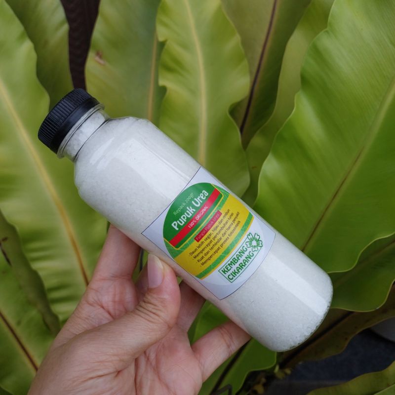 Jual PUPUK UREA KEMASAN BOTOL REPACK 200gr penyubur tanaman | Shopee Indonesia