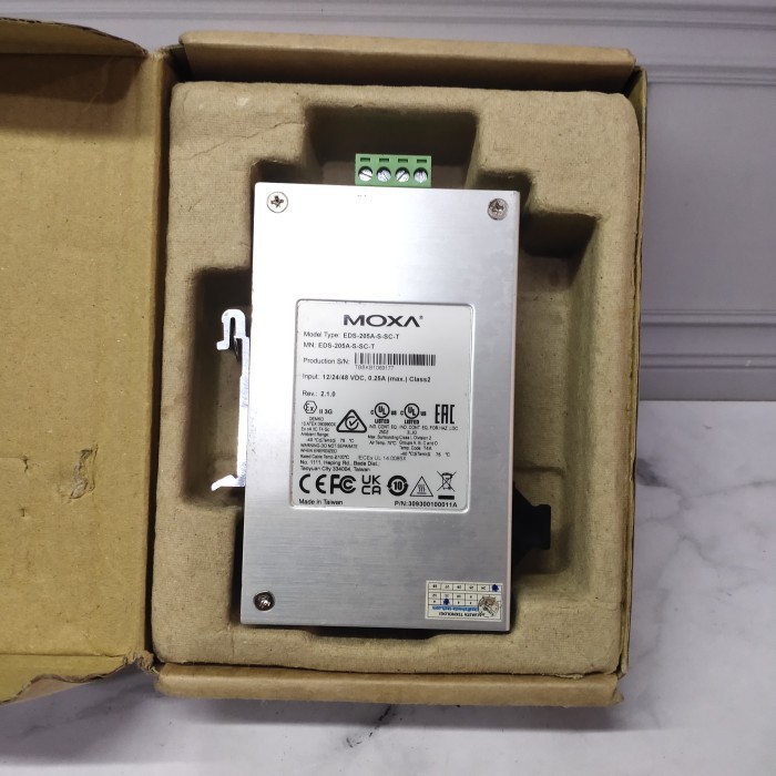 Jual MOXA EDS-205A-S-SC-T Industrial Unmanaged Switch 4 Port Single Mode FO | Shopee Indonesia