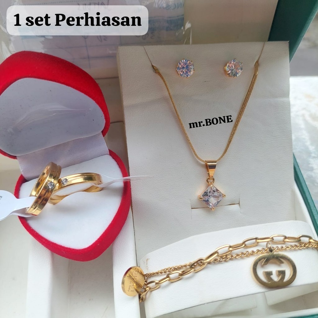 Jual Paket Perhiasan tunangan Nikah dan cincin couple Titanium Set ...