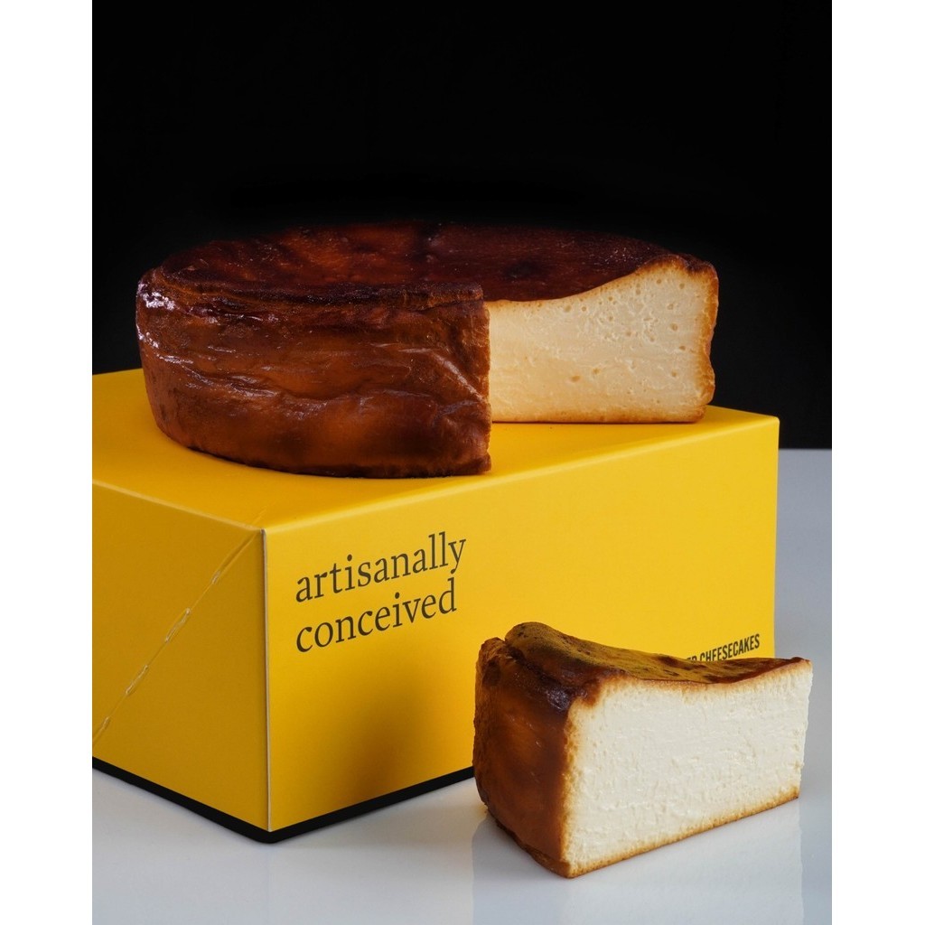 Jual Cat and Fiddle - Charred Eclipse Burnt Cheesecake Slice Portion ...