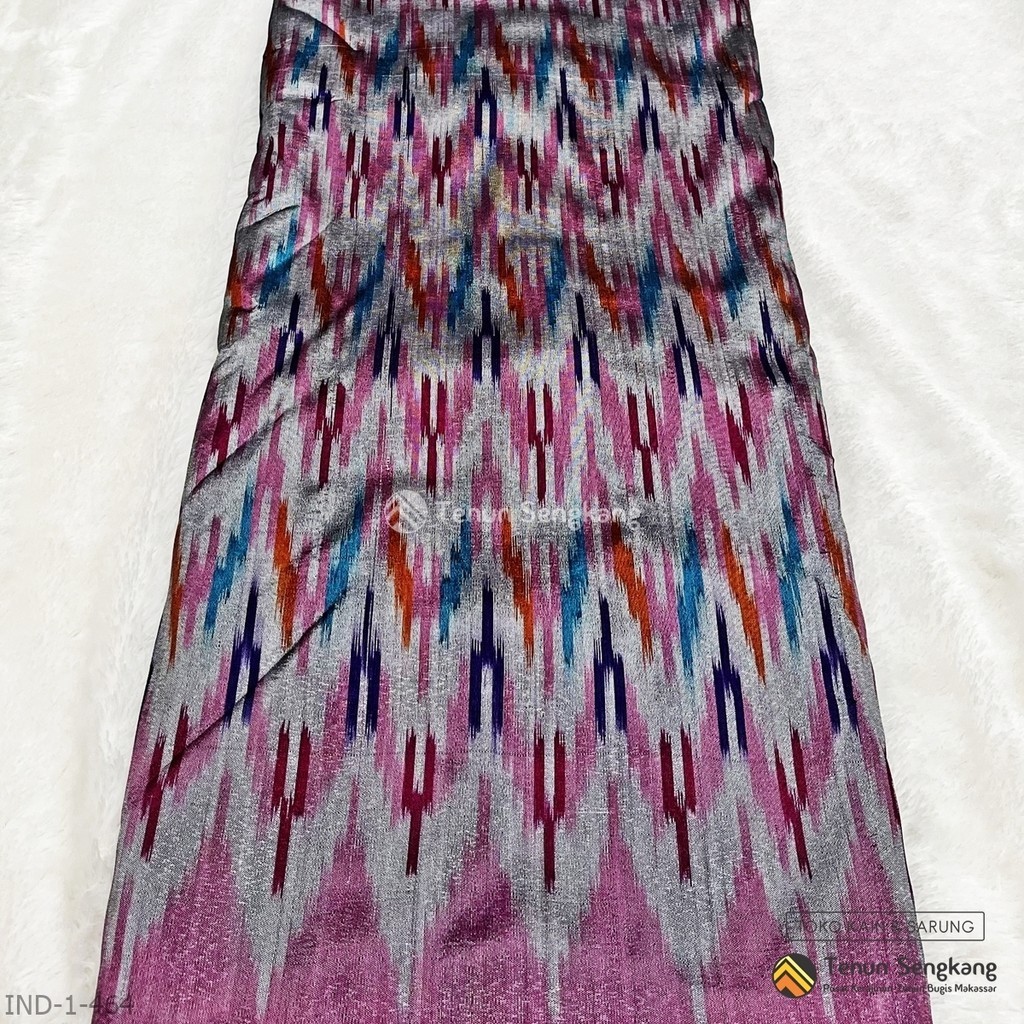 Jual Kain Tenun Ikat Sutra Bugis Makassar Pink - Tenun Sengkang IND-1 ...