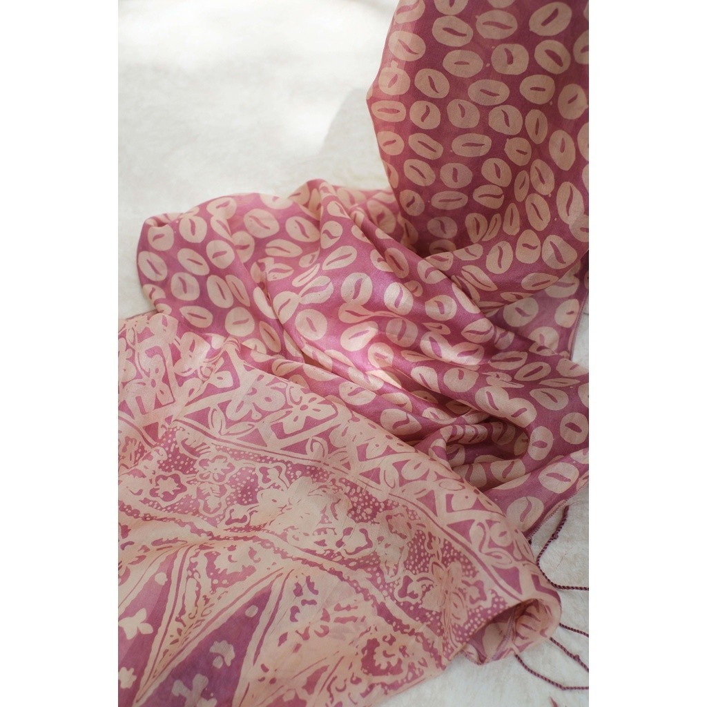 Jual BATIK RATU - Syal Batik Sutra Biji Kopi - Purple - 45 | Shopee ...