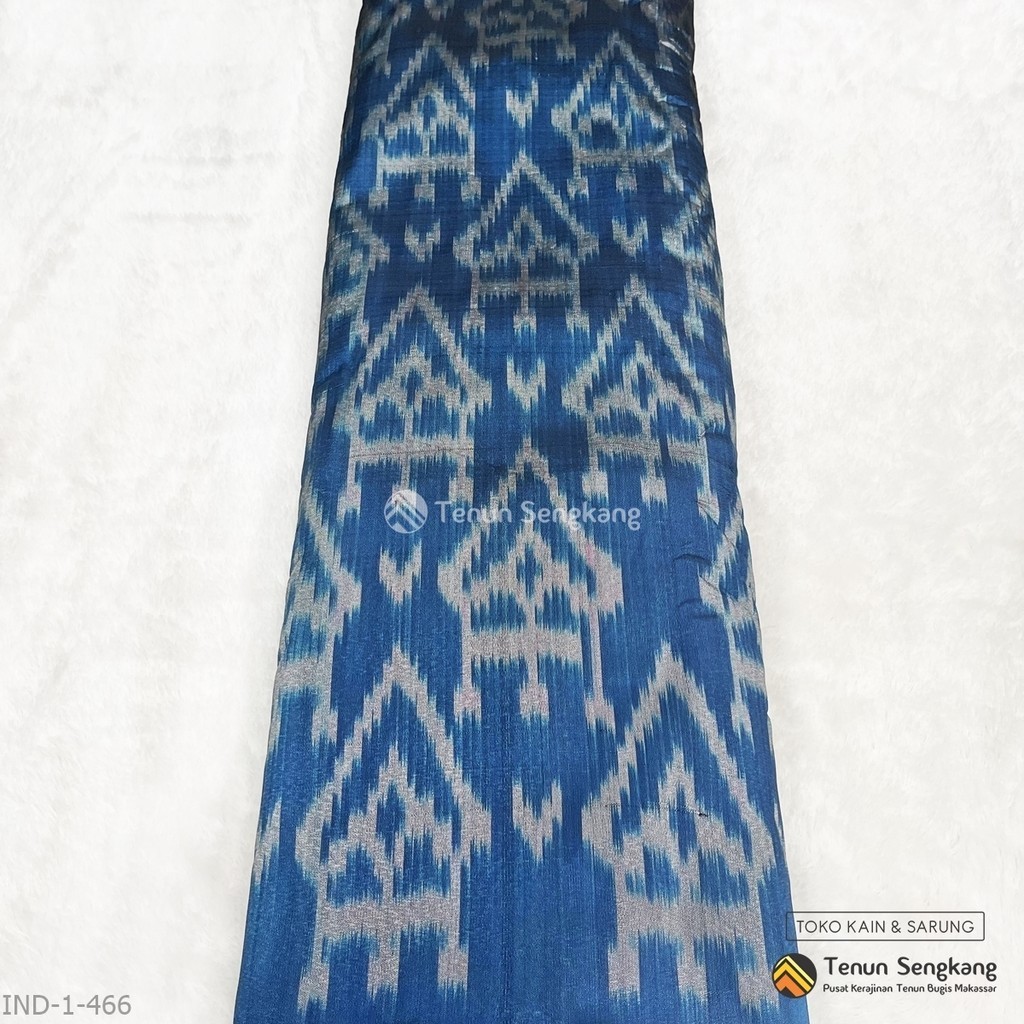 Jual Kain Tenun Ikat Sutra Bugis Makassar Biru - Tenun Sengkang IND-1 ...