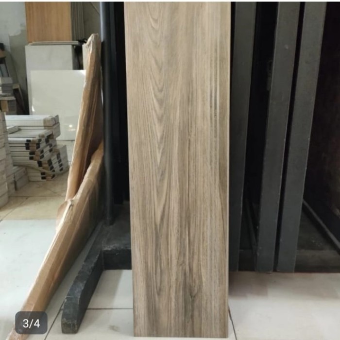 Jual Granit anak tangga 30x90 30x90 motif kayu custom ukuran | Shopee ...