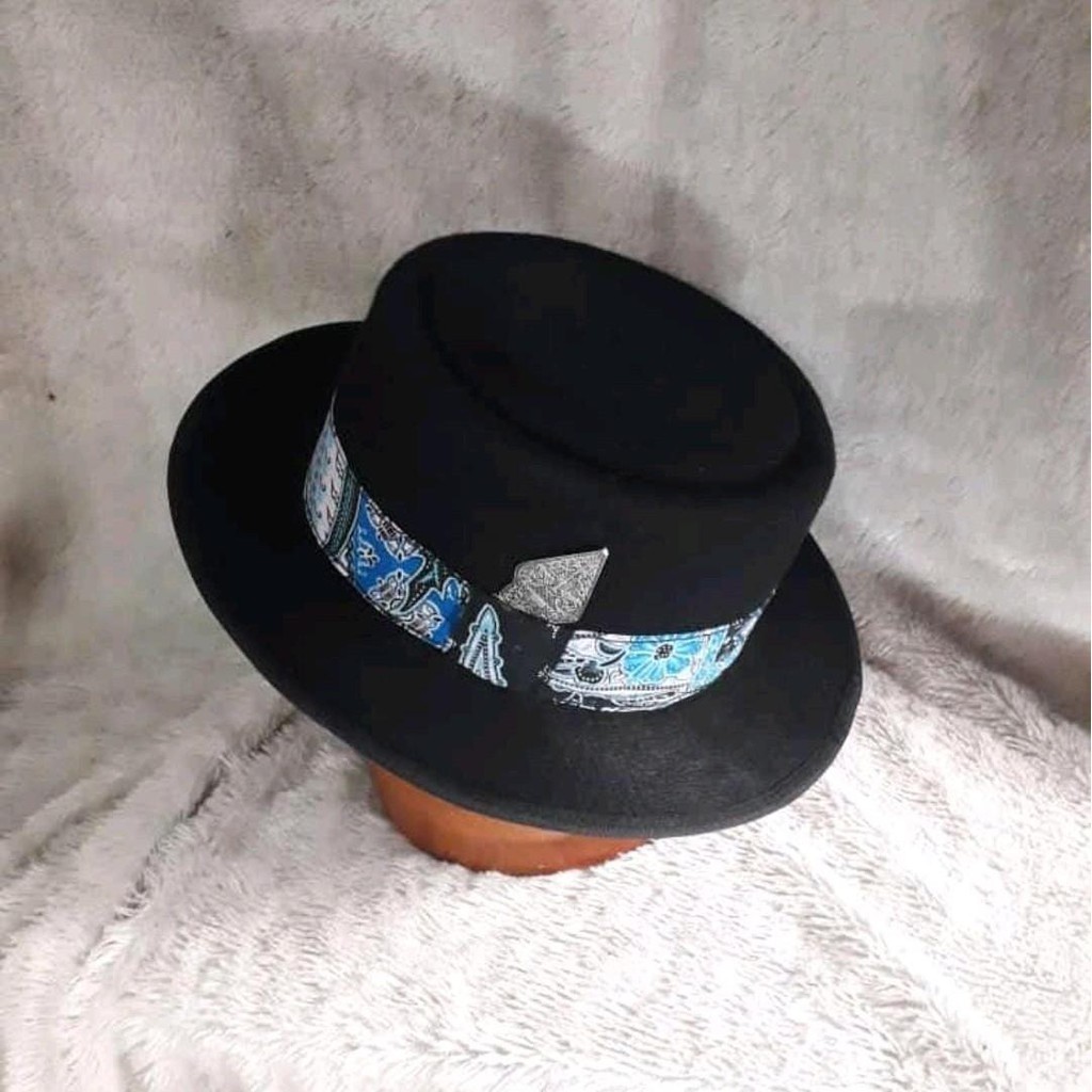 Jual Topi Fedora Porkpie || Warna Hitam Variasi Wayang Jawa Batik ...