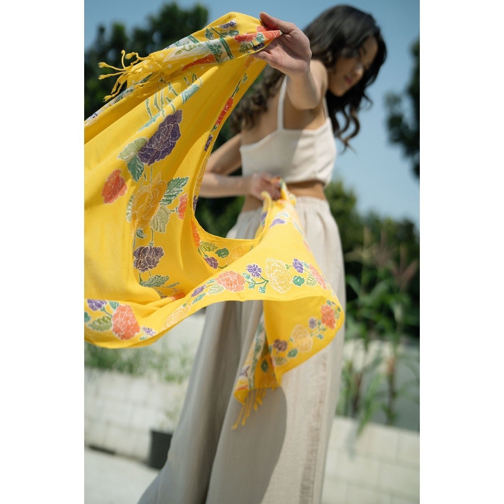 Jual RATU - Selendang Batik Encim Plain Yellow | Shopee Indonesia