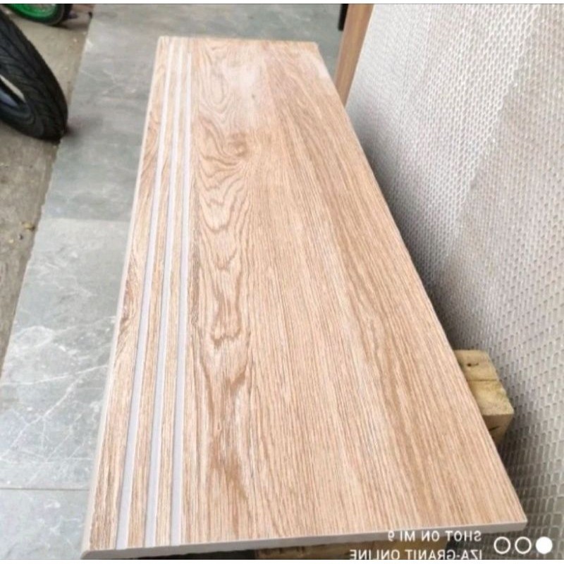Jual GRANIT TANGGA DINDING 20X100 CUSTOM UKURAN MOTIF KAYU | Shopee Indonesia