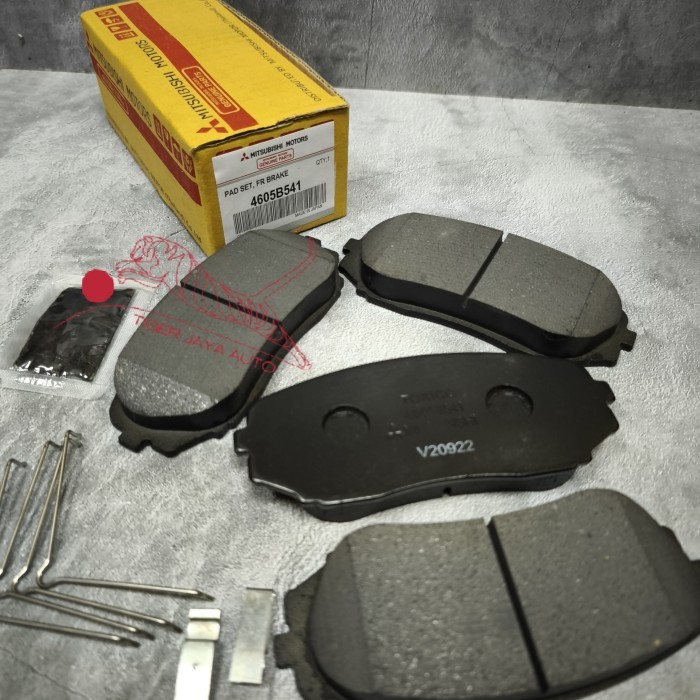 Jual BRAKE PAD KAMPAS REM DEPAN ALL NEW PAJERO TRITON NEW 1SET | Shopee Indonesia